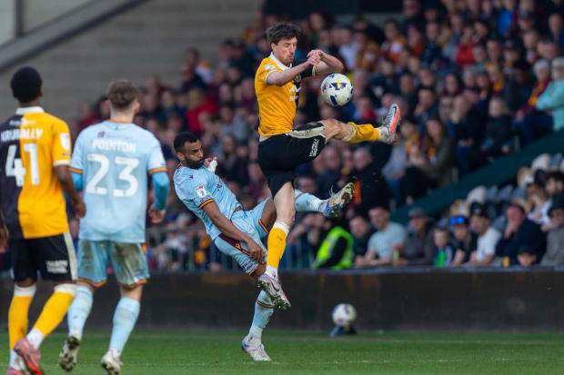 Transfer-hungry Bantams have 'couple of plates spinning' as Sparks ...