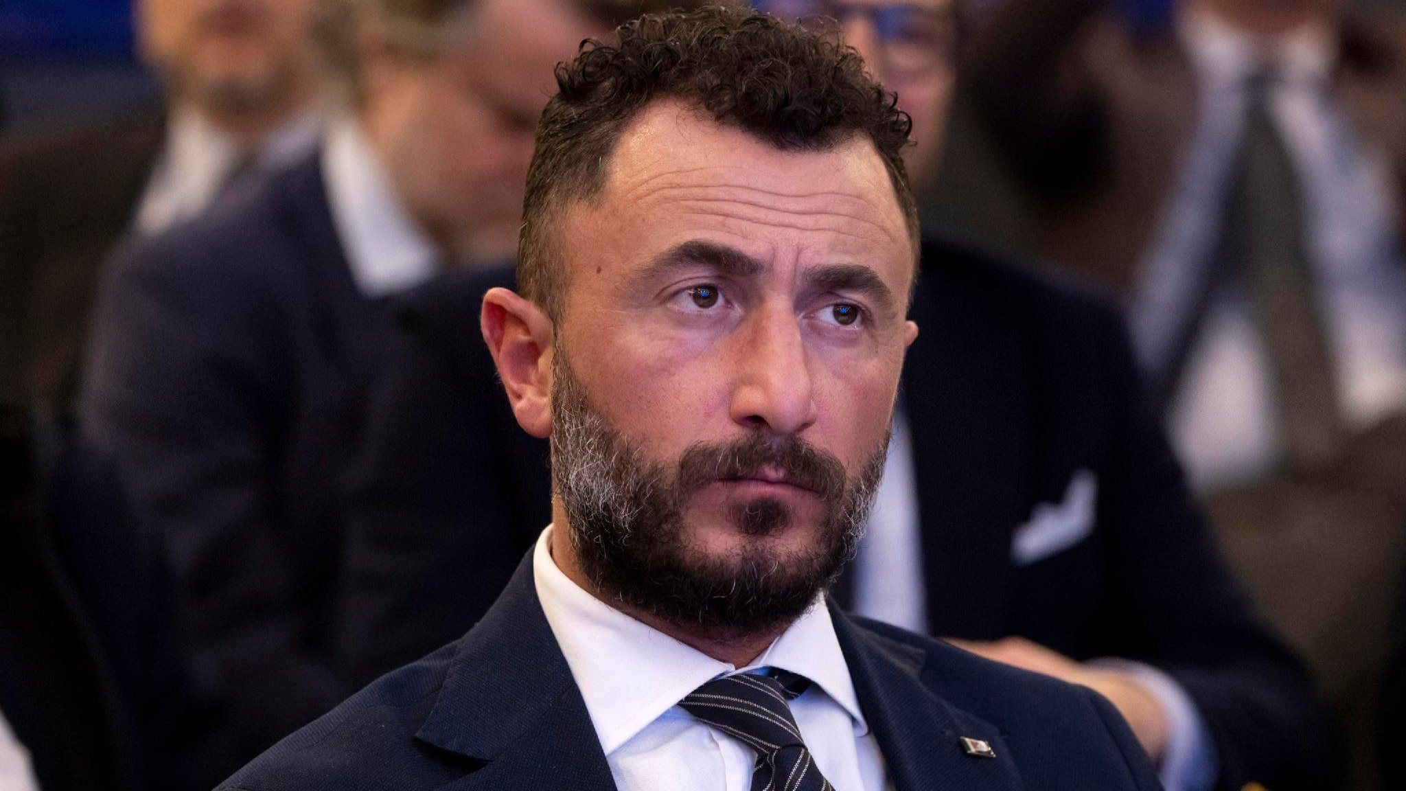 Emanuele Pozzolo finisce fuori strada col suv. Illeso, tasso alcolemico ...