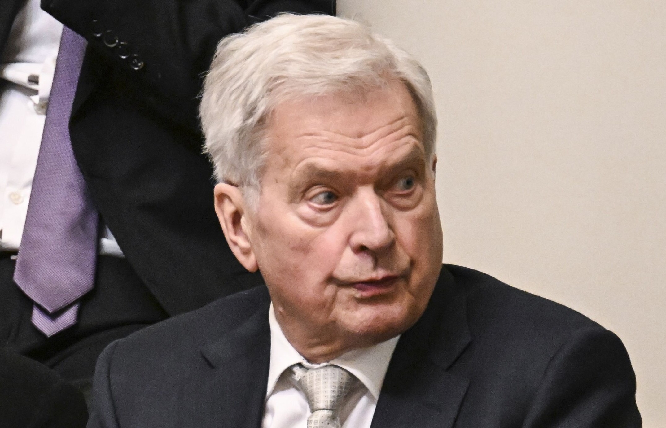 Sauli Niinistö kirjautui sairaalaan