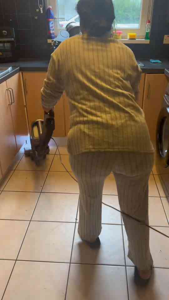 Productive cook and clean routine at home