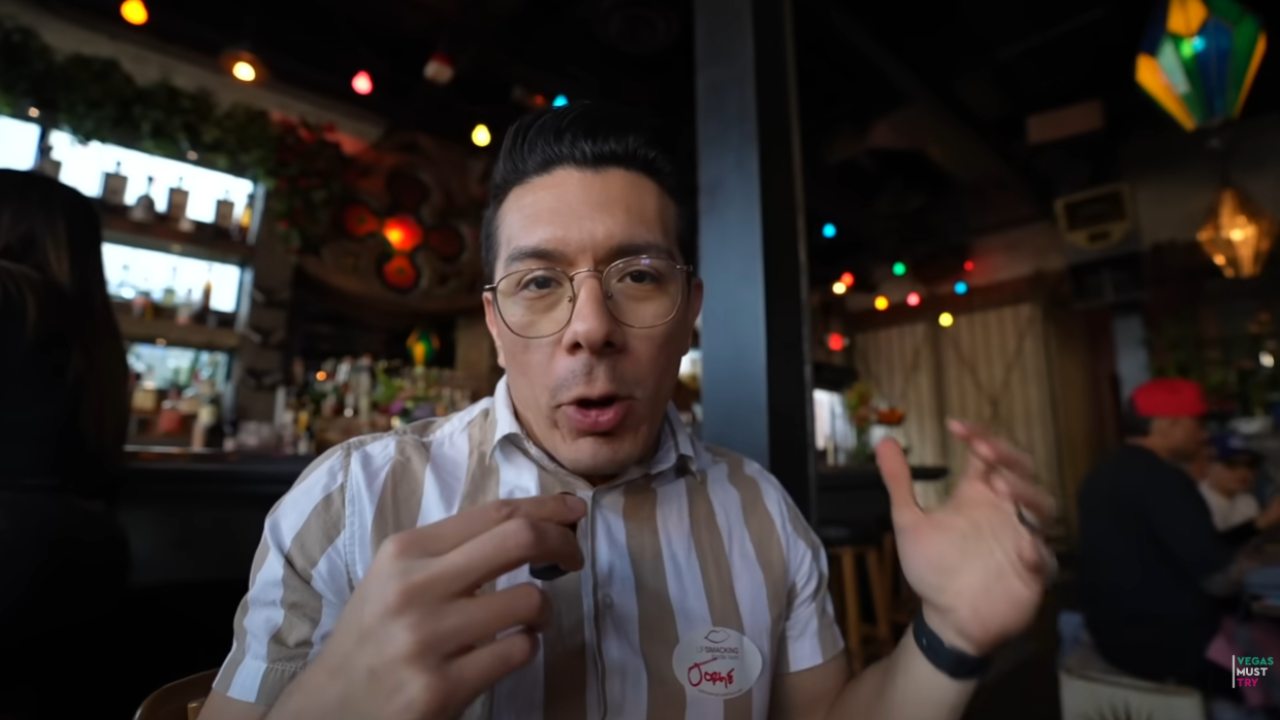 What makes La Mona Rosa a hotspot for Mexican food lovers