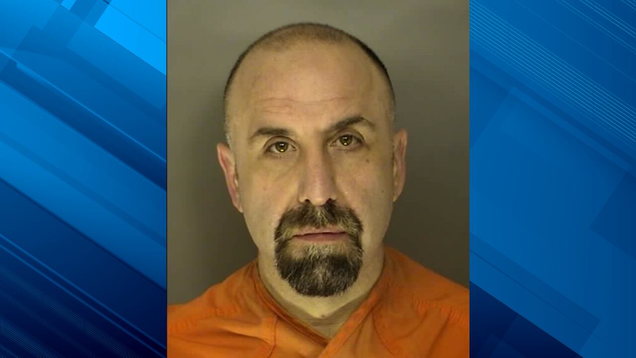 Former SC detective accused of pointing gun at officer over microwaved fish