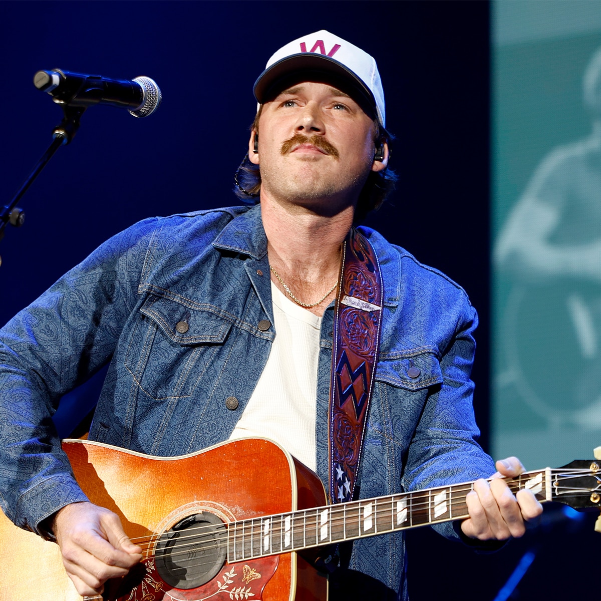 Morgan Wallen addresses flipping over his piano during Denver concert