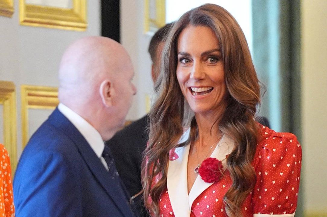 Kate joins royals at cancer research event