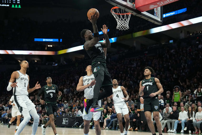 How does Julius Randle fit as Timberwolves build around Anthony Edwards?