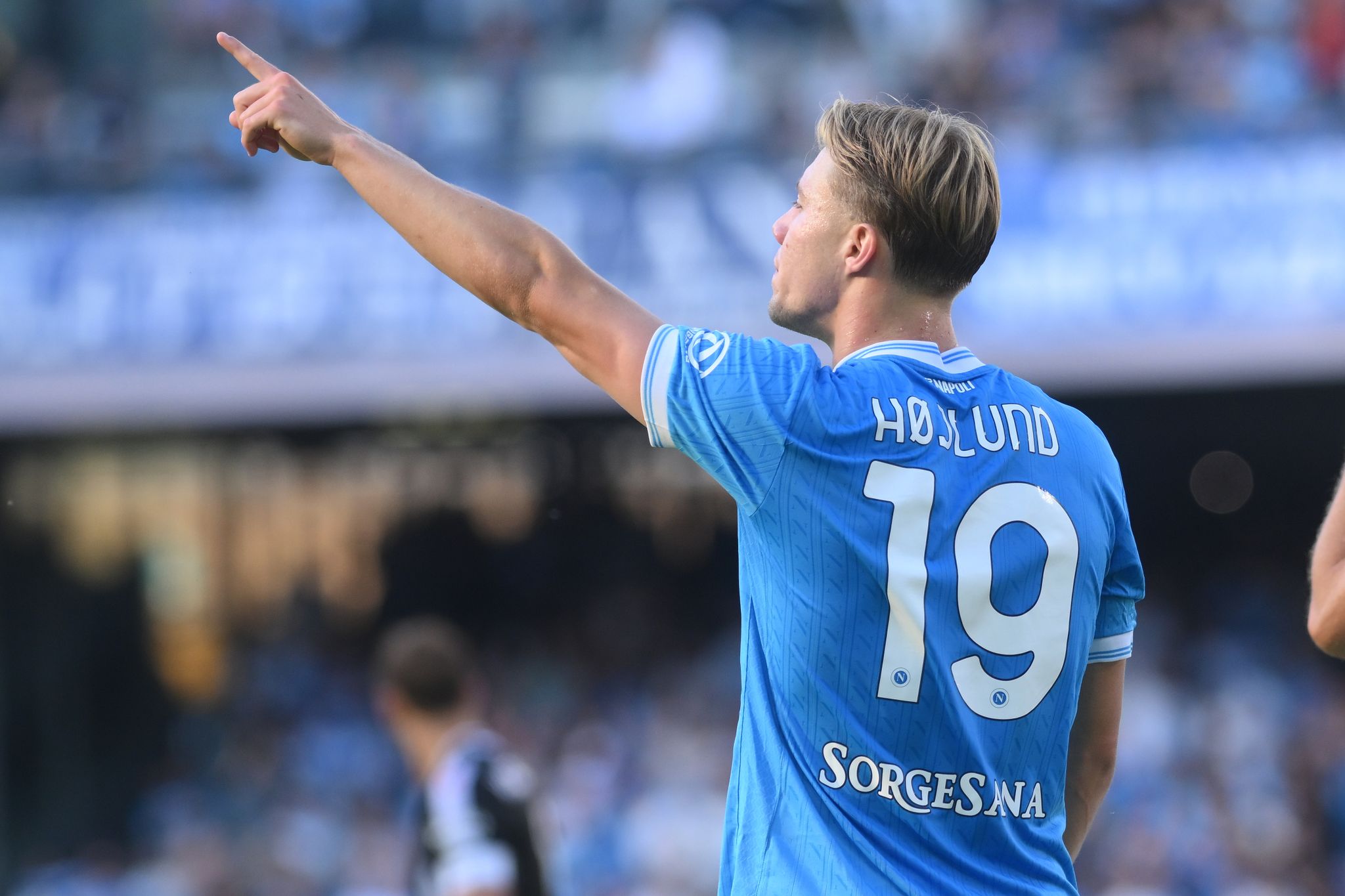 Hojlund leaves Man Utd for Napoli, Ederson nears Old Trafford switch