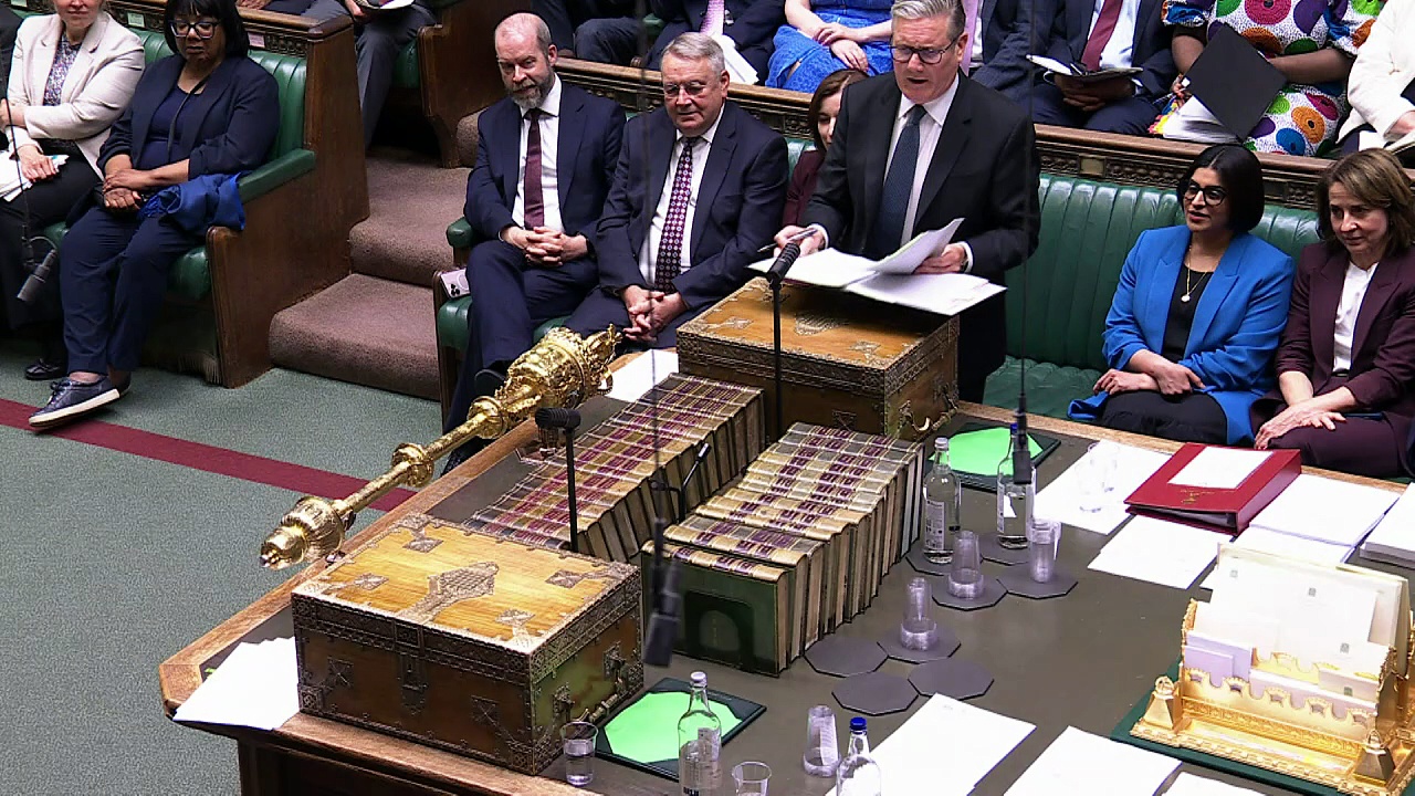 PM accuses Tories of 'broken' welfare system