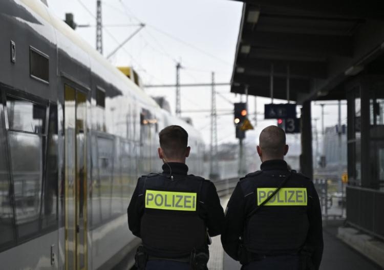 Un adolescent français gravement brûlé après avoir escaladé un train ...