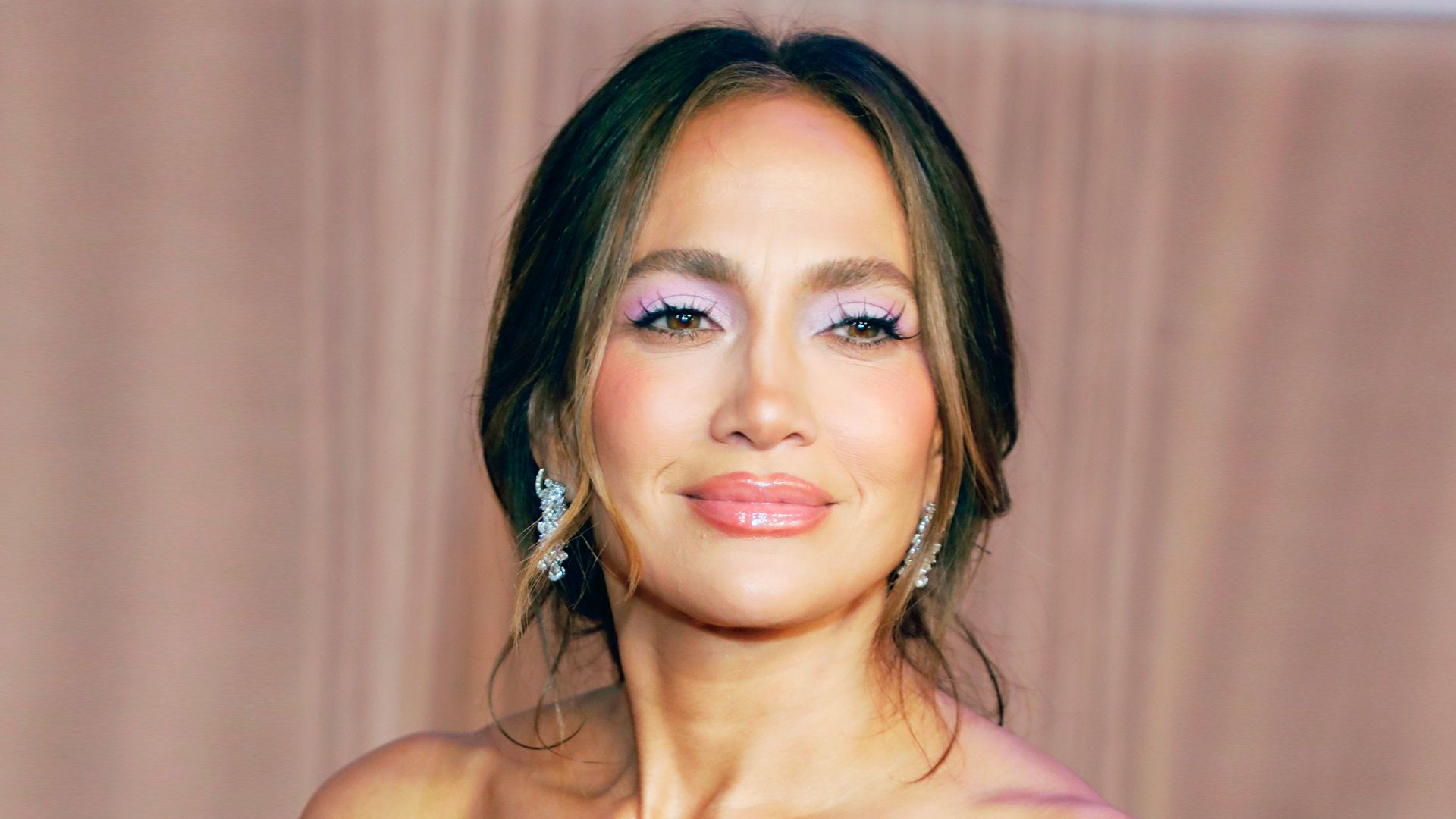 Ni moño ni ondas de sirena: Jennifer Lopez confirma que la trenza ...