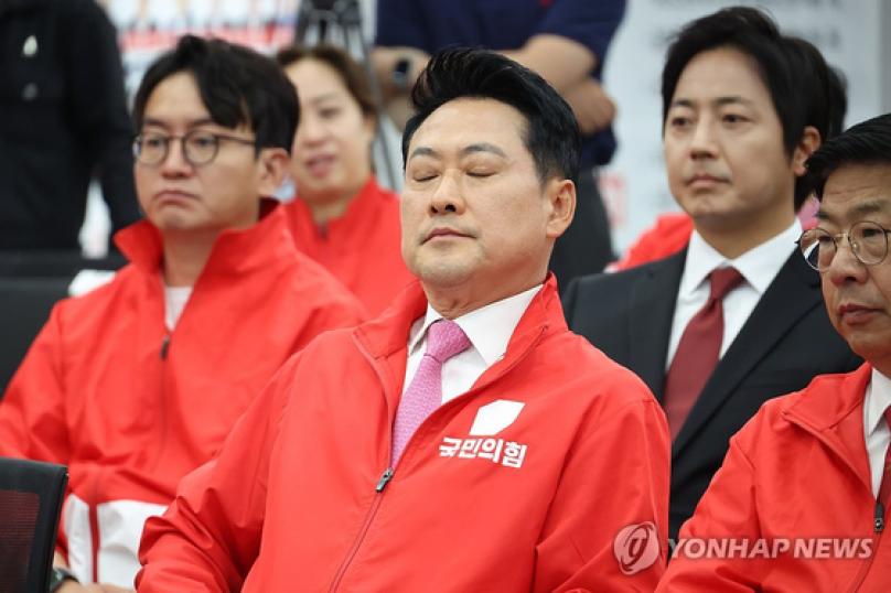 국힘, 곳곳서 '탄식'… 장동혁, 예측조사 40분 만에 상황실 떴다