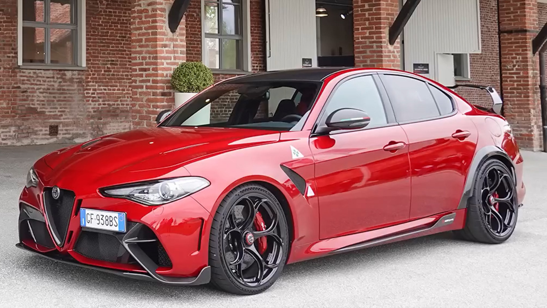 First drive in the extreme Alfa Romeo Giulia GTAm