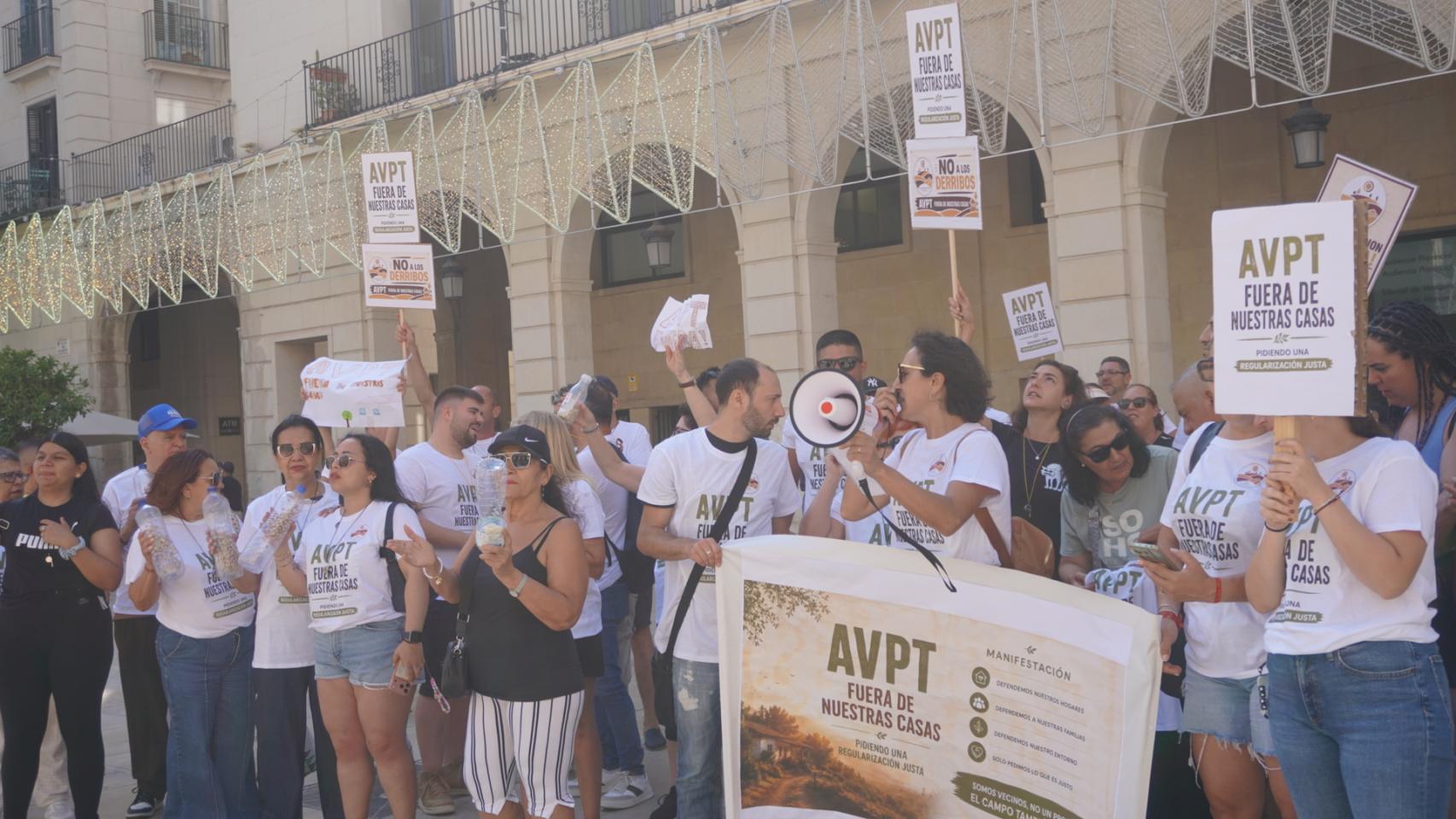 Vecinos de terrenos inundables denuncian el abandono del Ayuntamiento ...