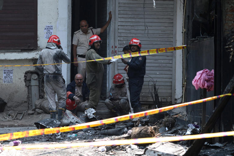 India hotel fire kills at least 21
