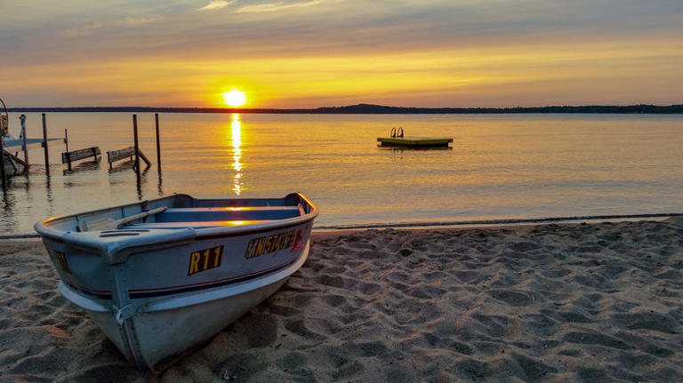 Tucked in the heart of Minnesota's lake country is a thrilling retreat ...