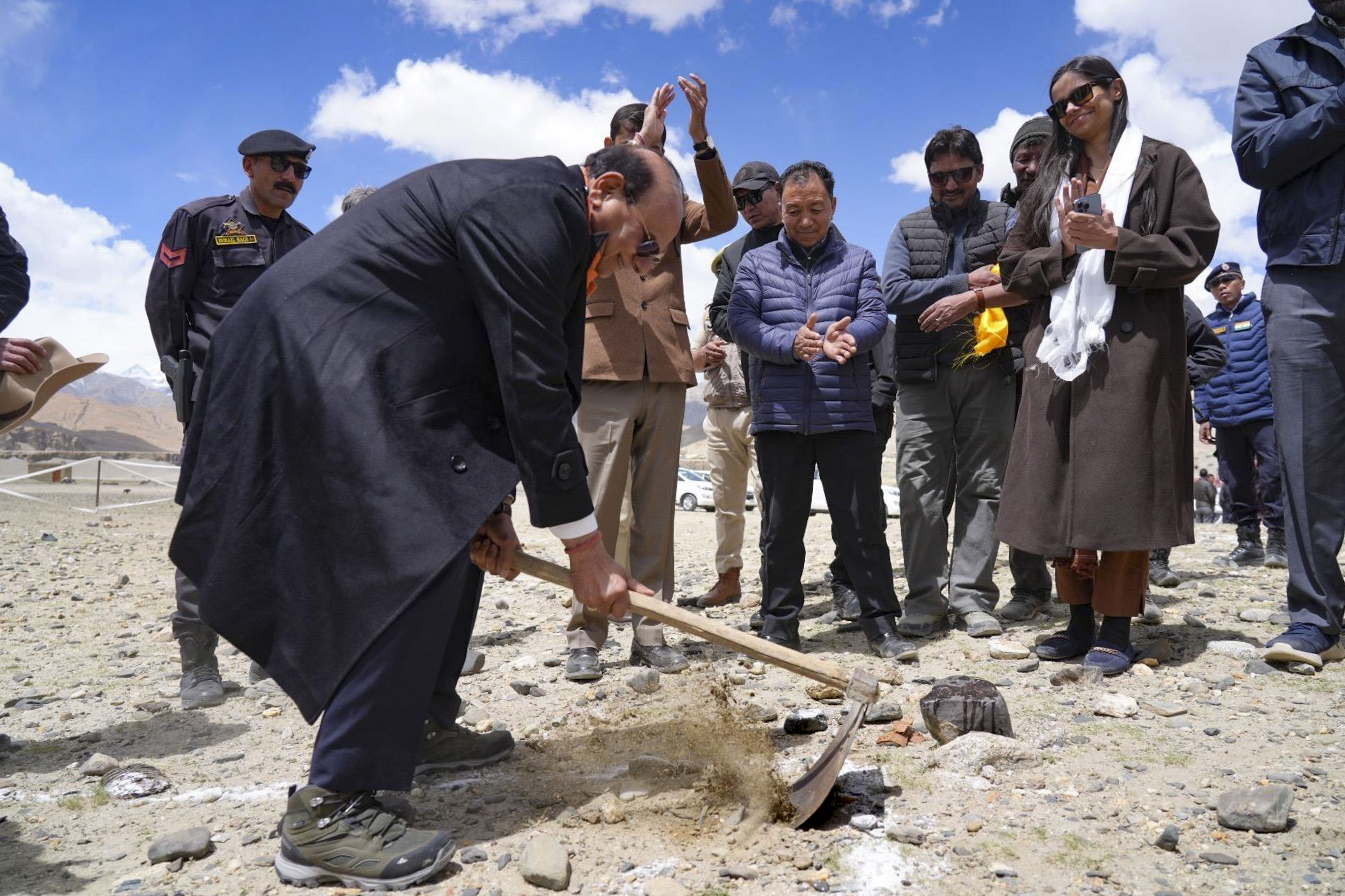 Ladakh to develop 10 model border hamlets