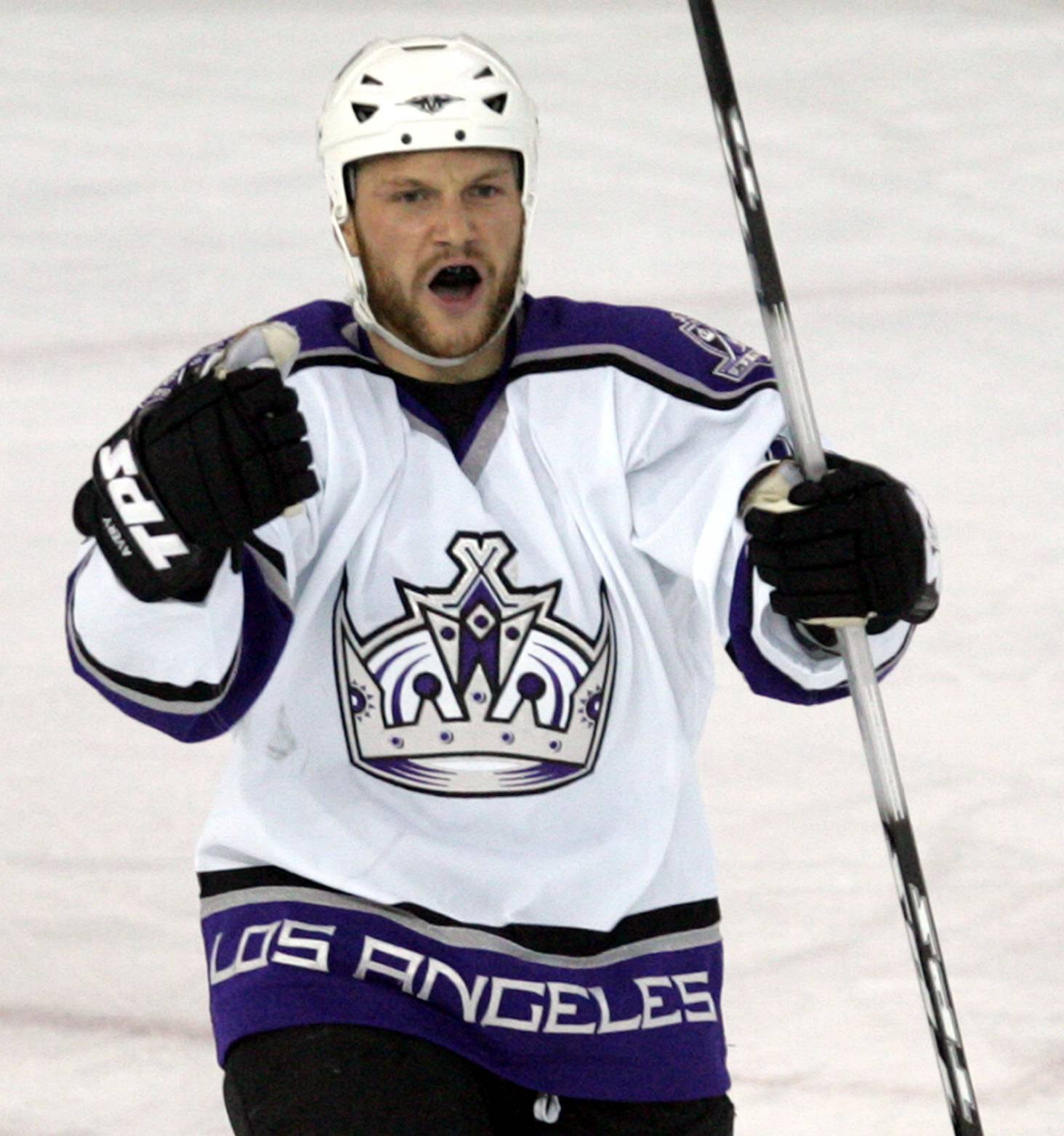 Sean Avery claims 'crazy' neighbour tried to frame him with 'two hookers'
