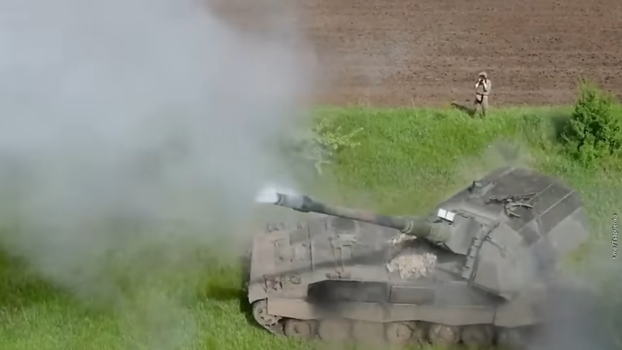 Sehen Sie, wie Deutschlands PzH 2000 russische Panzerung in Schrott ...