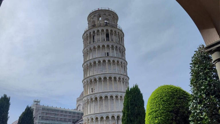 Pisa, 22enne sul tetto del Museo dell'Opera del Duomo: salvato dai ...