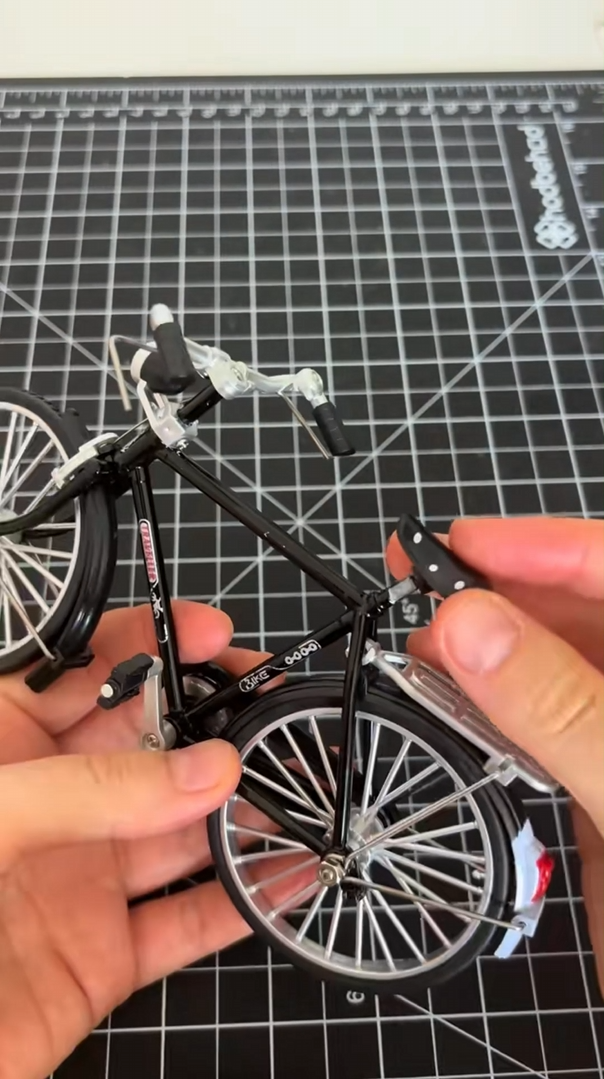 Tiny dollhouse bicycle DIY craft