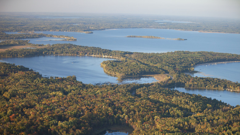 Tucked in the heart of Minnesota's lake country is a thrilling retreat ...
