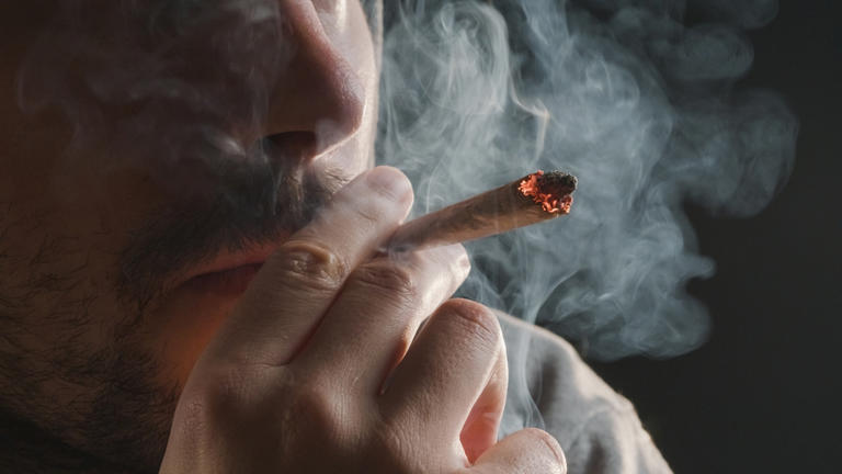 Doctor warns of ‘scromiting’ linked to cannabis use as woman says pain ...
