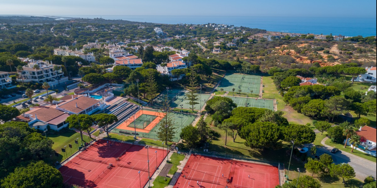 Vale do Lobo's tennis and padel holidays
