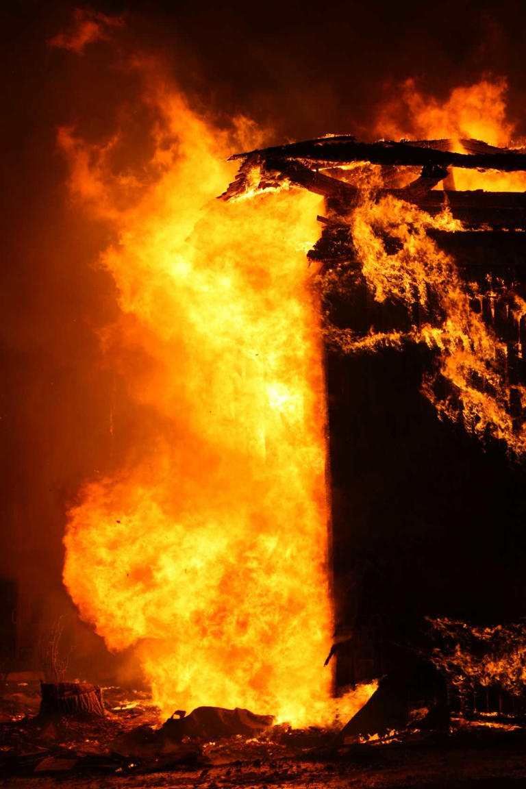 Mossel Bay shack fire: Firefighters respond amid violence and unrest in ...