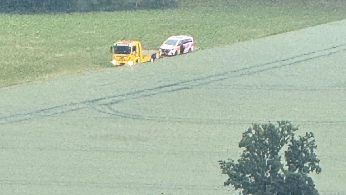 Peinlich-Panne! Verfolgungsjagd endet im Feld: Aargauer Polizei muss ...