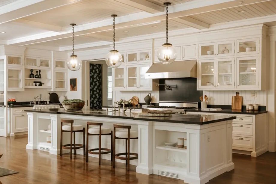 The mansion that Sarah Michelle Gellar (Buffy the Vampire Slayer) is ...