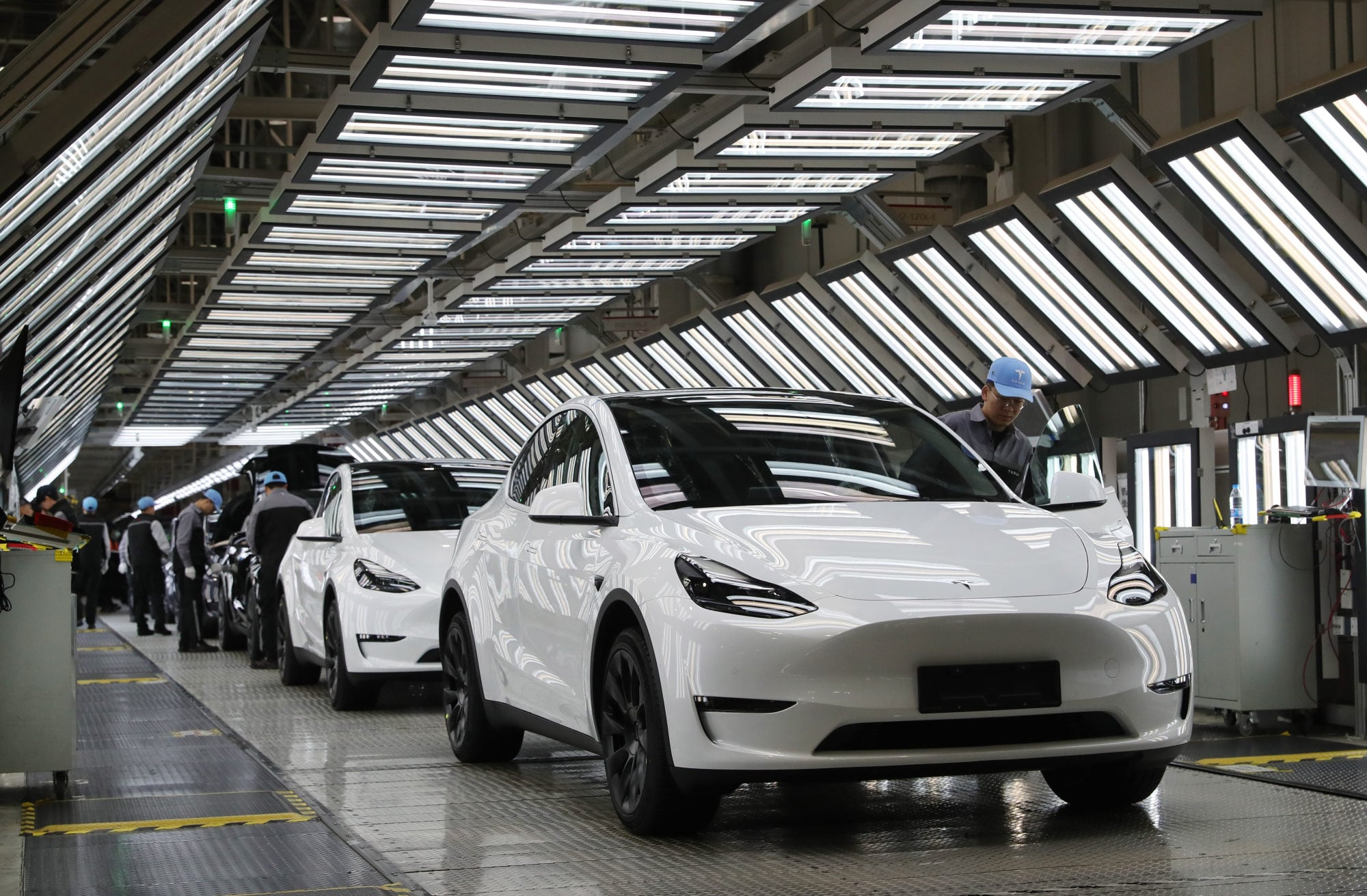 Tesla’s China sales surge to 2026 high, but rivals crowd the rear-view ...