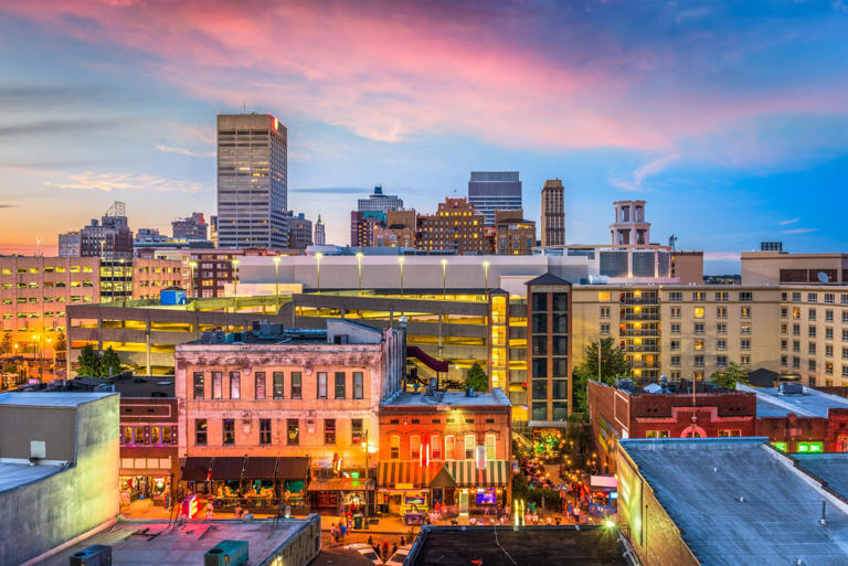 Home listing prices post sharpest drop in 9 years as sellers face ...