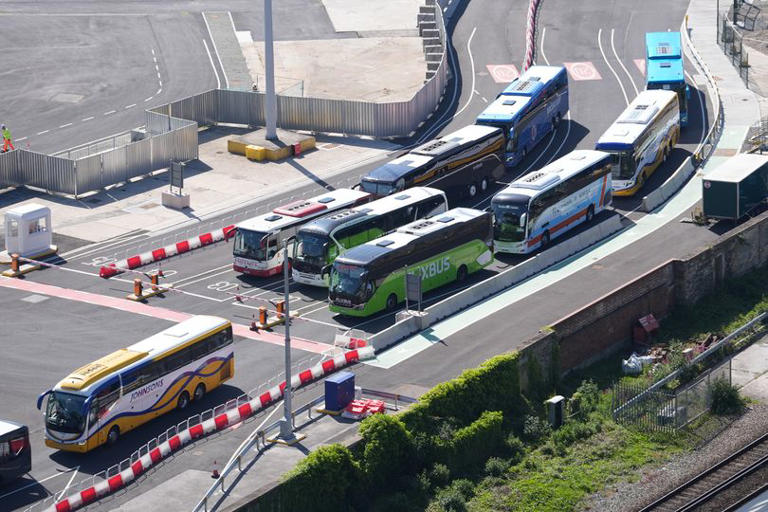 Travel bosses call for 'urgent action' to resolve EES queues ahead of ...