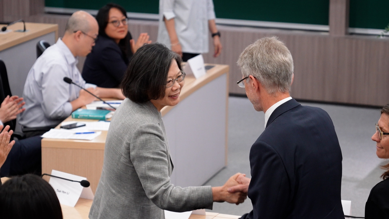 Czech, Taiwan leaders champion democratic values