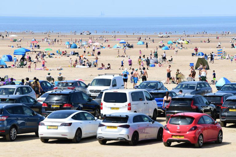 Midlands in for scorching weekend over 26C as full list of affected ...