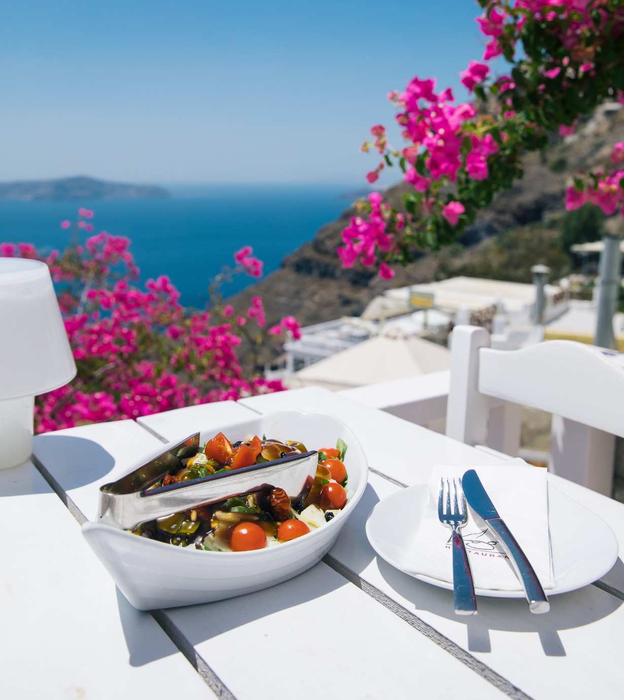 10 things Greece is famous for: Food, culture & timeless icons