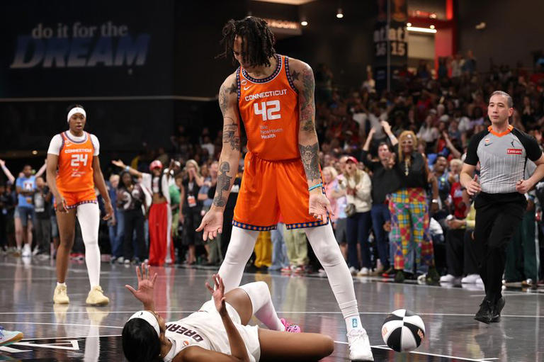 Angel Reese takes hard fall after getting tangled up with Brittney Griner