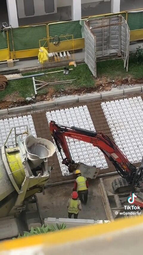 Singaporeans cheer foreign workers as video of car park construction ...