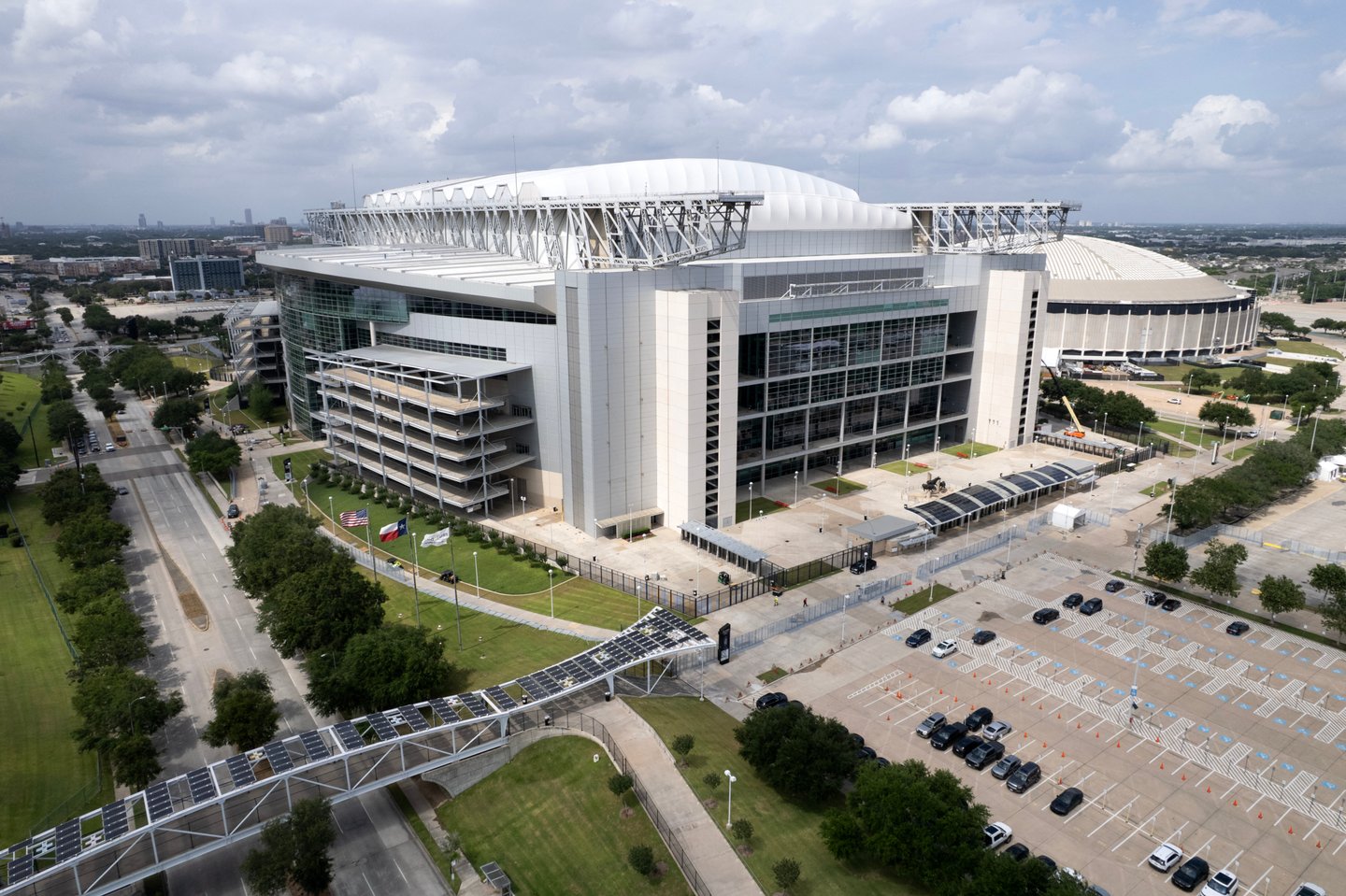 NGR Stadium. O azar de Janet Jackson e os 25 pontos de Brady