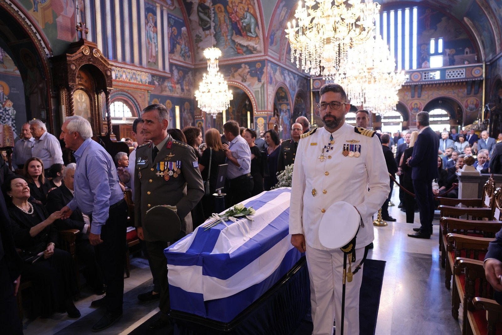 Το τελευταίο αντίο στον Νίκο Ταγαρά - Παρουσία Μητσοτάκη η κηδεία