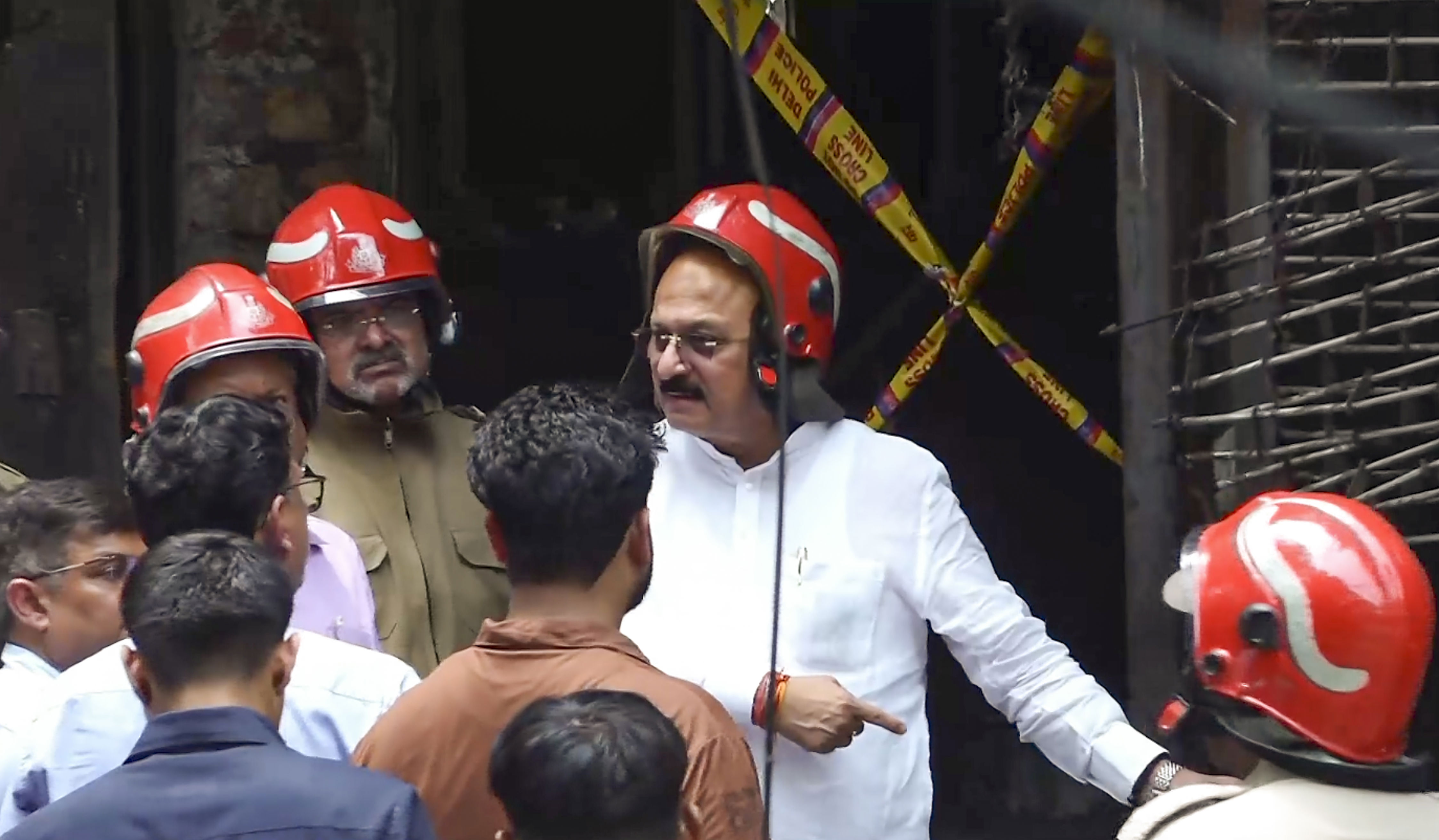Delhi Home Minister Sood says buildings lacking fire safety NOC, other ...