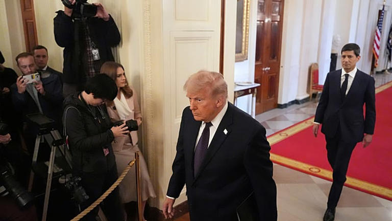 White House offers to vet AI models before release after Anthropic ...