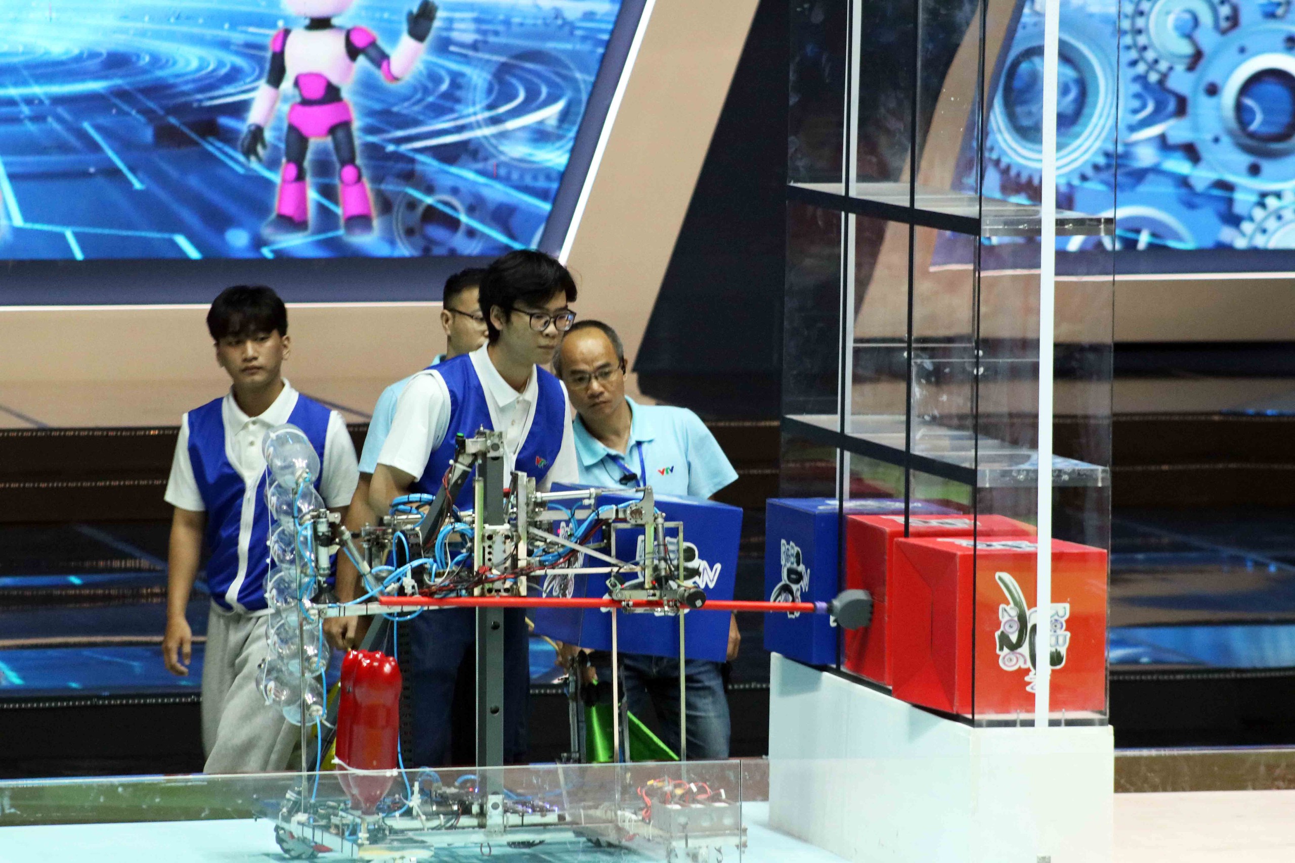 Trường cao đẳng chi 400 triệu đồng cho sinh viên thử nghiệm, tham gia ...