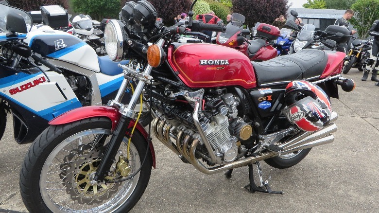 5 of the coolest looking motorcycles that are 1000cc or more