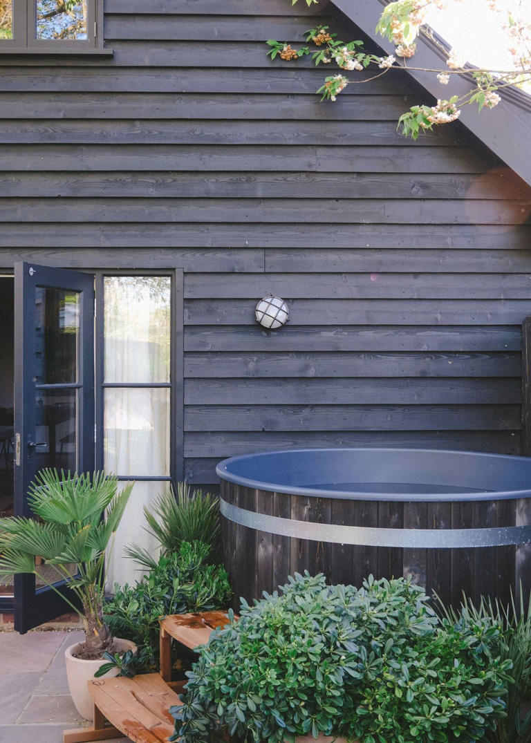 5 of the best color schemes for small outdoor spaces