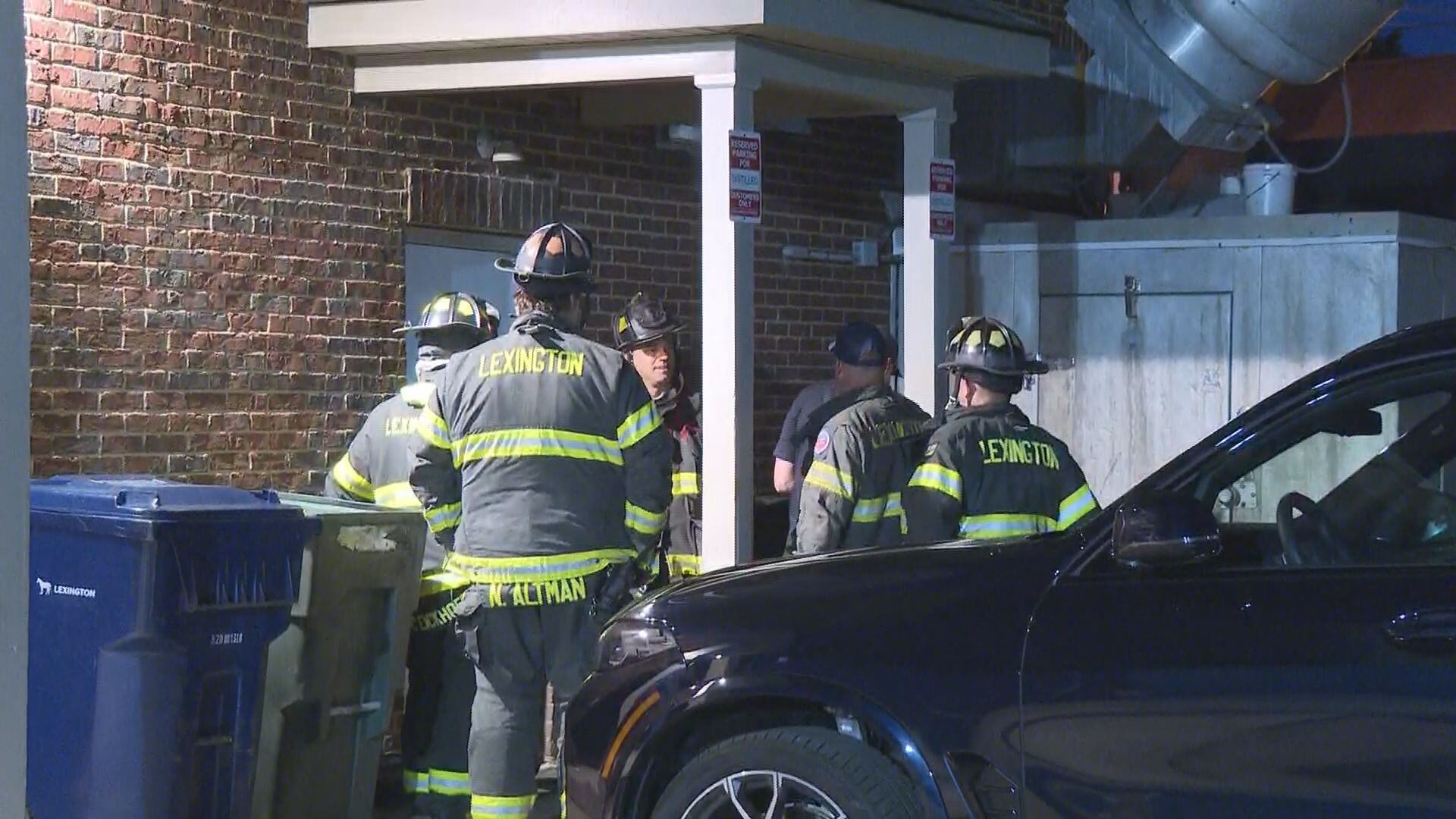 Fire crews respond to gas leak in downtown Lexington