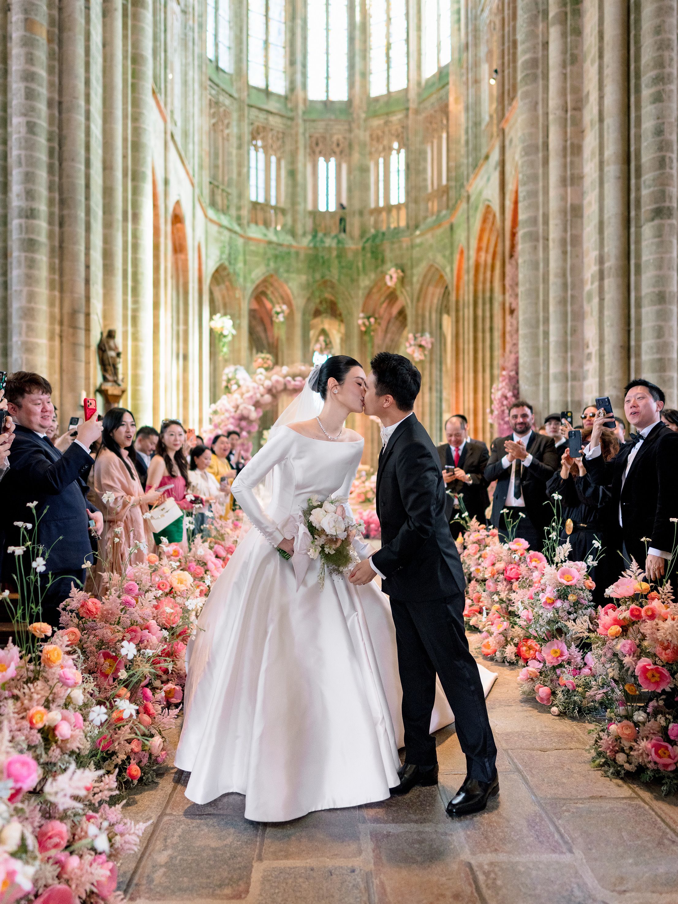 Pour son mariage entre Deauville et le Mont-Saint-Michel, Ming Xi ...