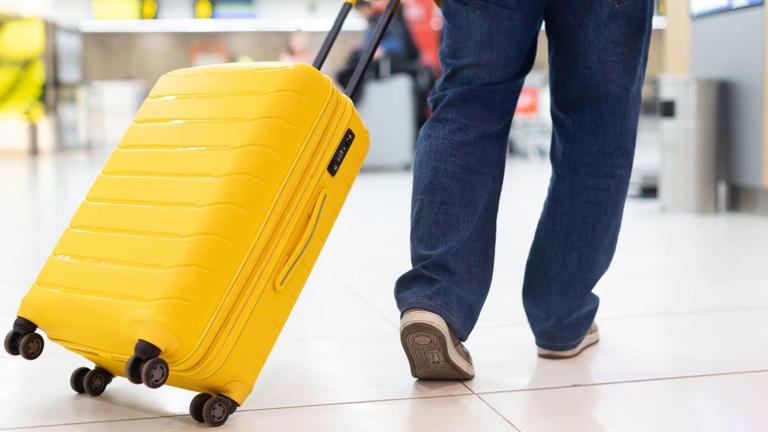 Vai viajar? Veja as coisas que nunca deve trazer na mala (e o motivo ...