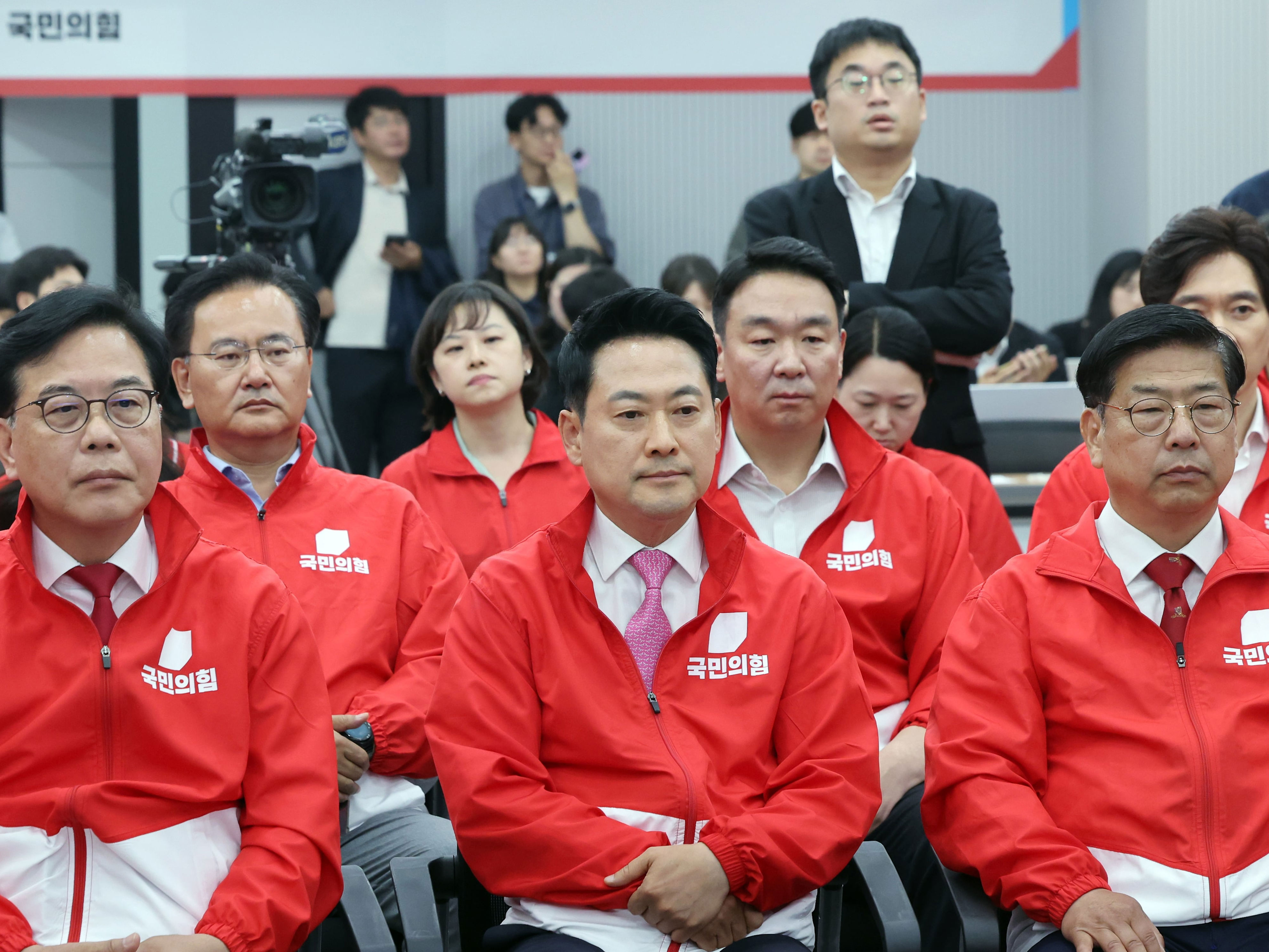 People Power Party leader silent after exit polls