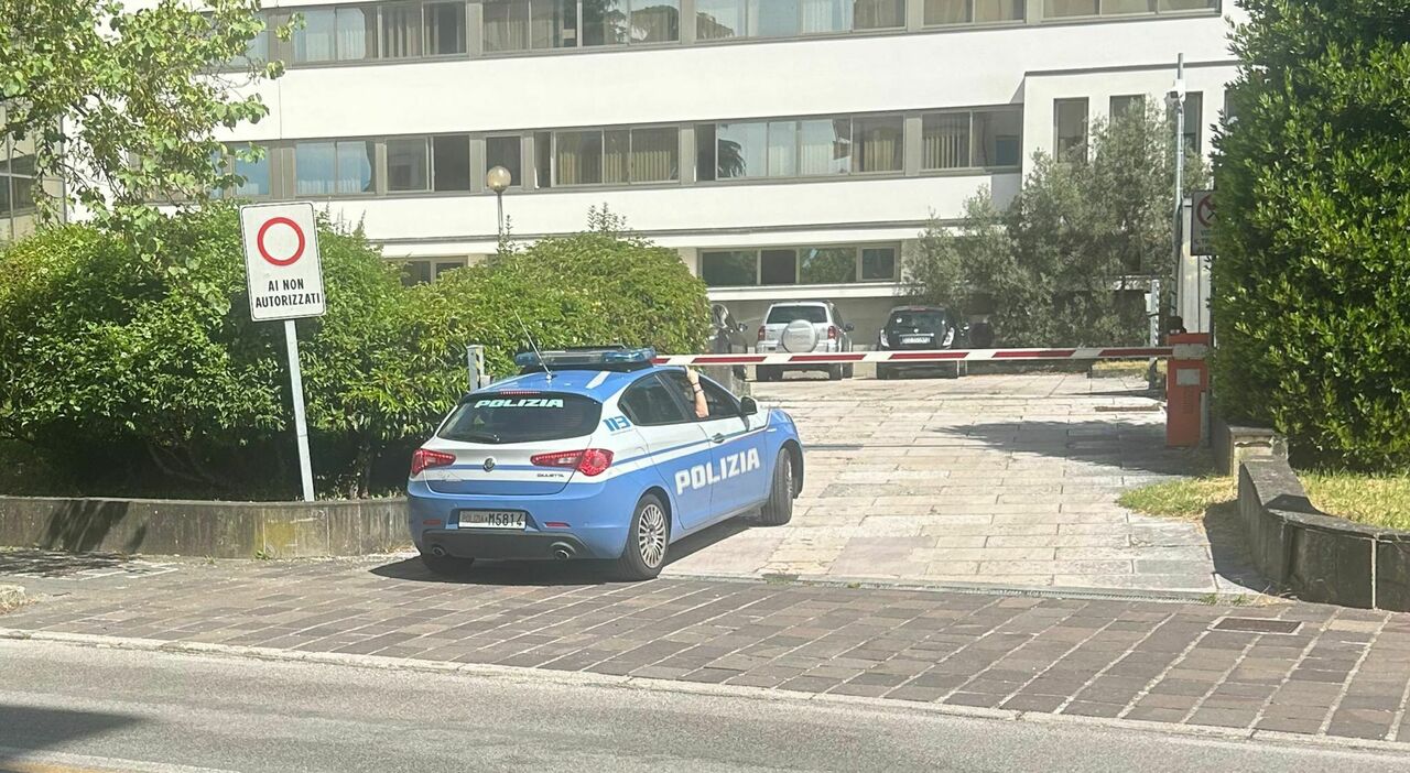 Molesta tre ragazze, spruzza contro di loro lo spray al peperoncino e ...