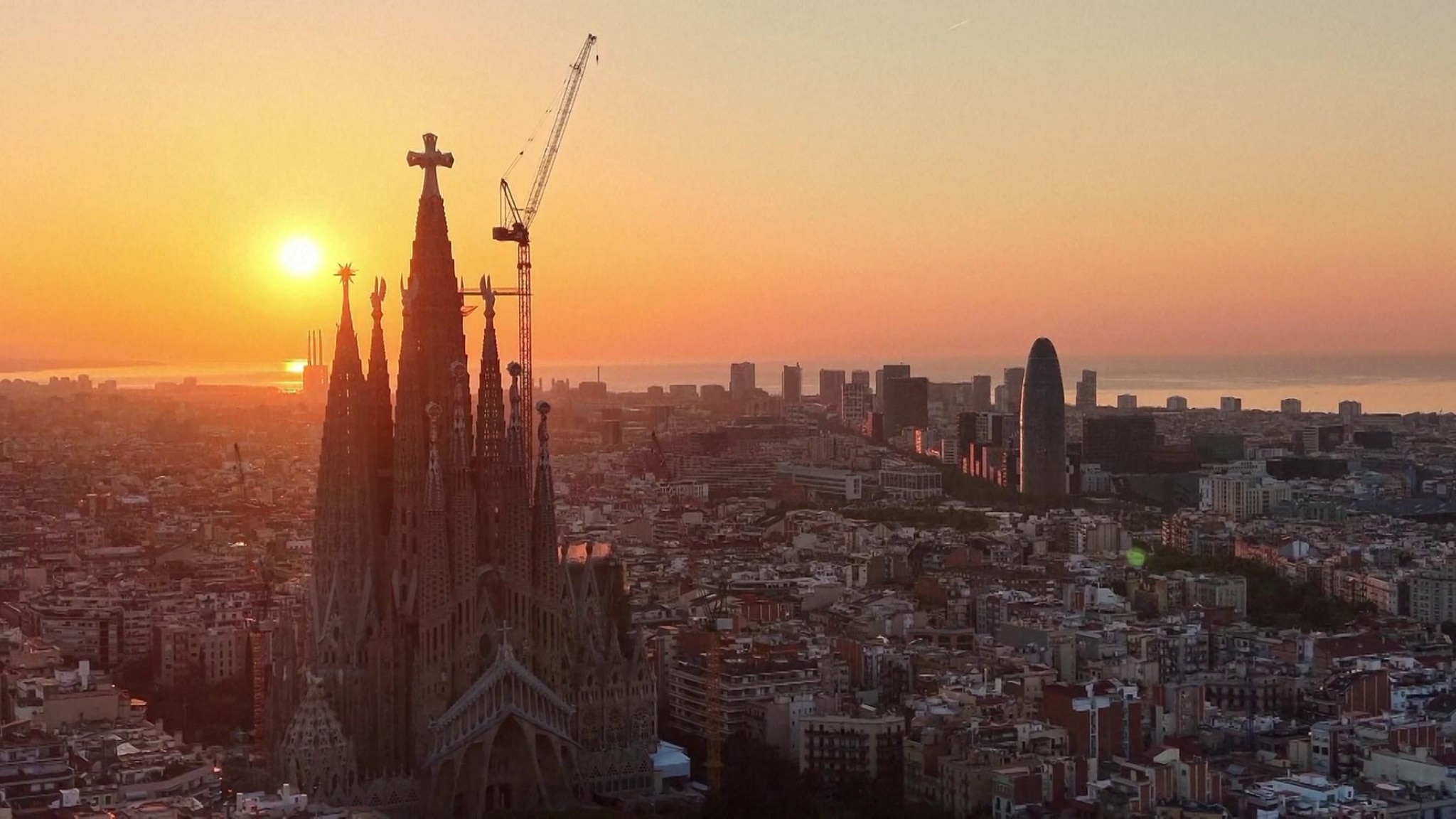 Sagrada Familia, la nuova torre pronta per l'inaugurazione del Papa: lo ...